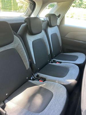Grey Citroen c4-picasso 2017 in Taurage, with an engine capacity of 1.20 L and mileage of 95 thousand km for 4950 €, photo 19 on AUTOMOTO.COM.LV