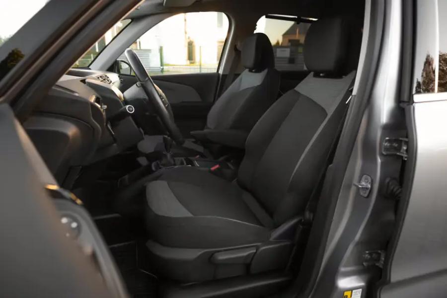 Pelēks Citroen c4-picasso 2017 Jelgava, ar dzinēja tilpumu 1.20 L un nobraukumu 146 tūkst. km par 8999 €, foto 12 vietnē AUTOMOTO.COM.LV