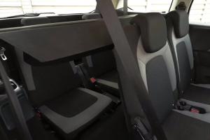 Grey Citroen c4-picasso 2017 in Jelgava, with an engine capacity of 1.60 L and mileage of 132 thousand km for 8300 €, photo 19 on AUTOMOTO.COM.LV