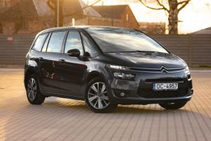 Grey Citroen c4-picasso 2017 in Riga, with an engine capacity of 1.60 L and mileage of 132 thousand km for 11900 €, photo 3 on AUTOMOTO.COM.LV