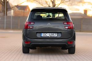 Grey Citroen c4-picasso 2017 in Riga, with an engine capacity of 1.60 L and mileage of 132 thousand km for 11900 €, photo 7 on AUTOMOTO.COM.LV