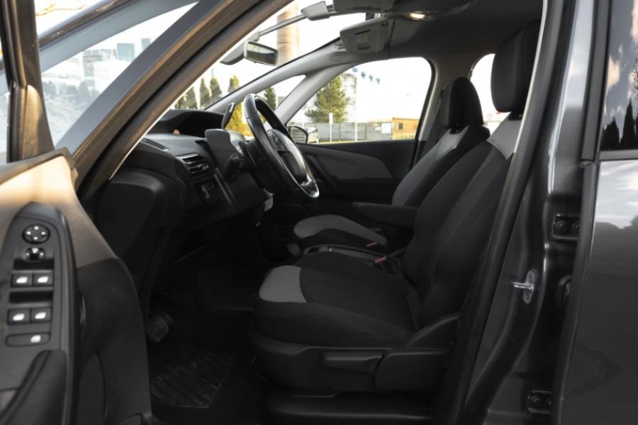 Grey Citroen c4-picasso 2017 in Riga, with an engine capacity of 1.60 L and mileage of 132 thousand km for 11900 €, photo 12 on AUTOMOTO.COM.LV