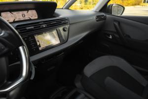 Grey Citroen c4-picasso 2017 in Riga, with an engine capacity of 1.60 L and mileage of 132 thousand km for 11900 €, photo 15 on AUTOMOTO.COM.LV