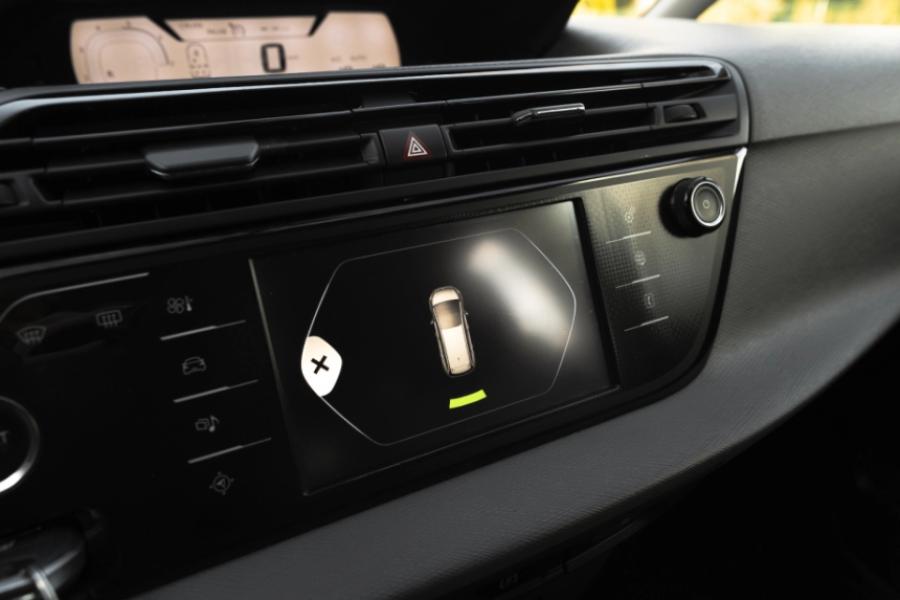 Grey Citroen c4-picasso 2017 in Riga, with an engine capacity of 1.60 L and mileage of 132 thousand km for 11900 €, photo 16 on AUTOMOTO.COM.LV