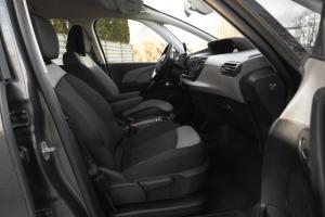 Grey Citroen c4-picasso 2017 in Riga, with an engine capacity of 1.60 L and mileage of 132 thousand km for 11900 €, photo 17 on AUTOMOTO.COM.LV