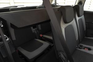 Grey Citroen c4-picasso 2017 in Riga, with an engine capacity of 1.60 L and mileage of 132 thousand km for 11900 €, photo 19 on AUTOMOTO.COM.LV