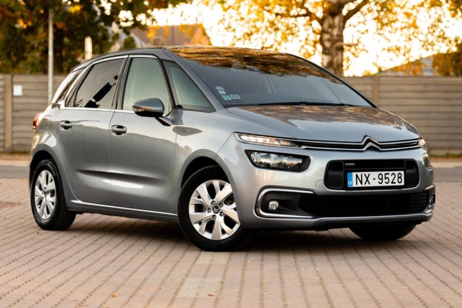 Pelēks Citroen c4-picasso 2017 Rīga, ar dzinēja tilpumu 1.20 L un nobraukumu 146 tūkst. km par 8999 €, foto 1 vietnē AUTOMOTO.COM.LV