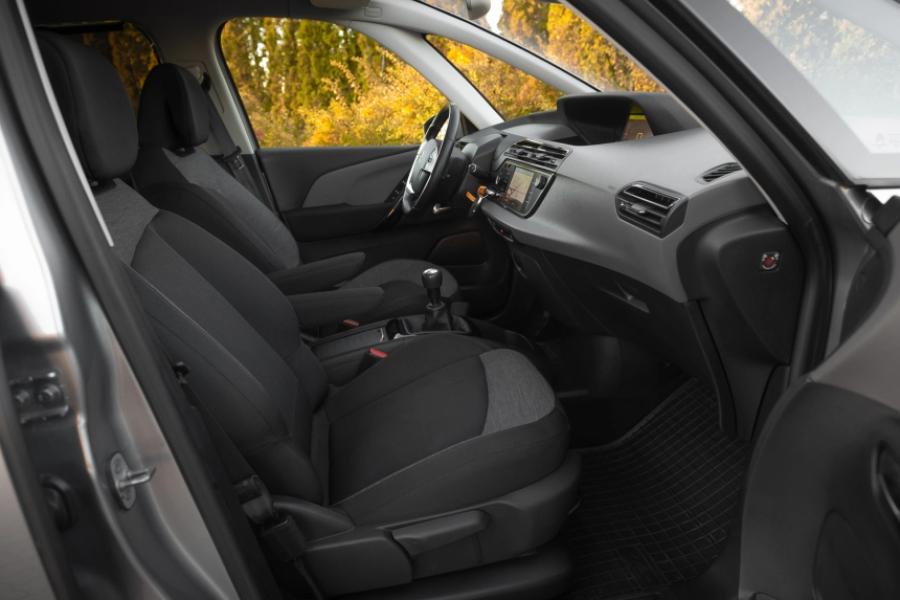 Pelēks Citroen c4-picasso 2017 Rīga, ar dzinēja tilpumu 1.20 L un nobraukumu 146 tūkst. km par 8999 €, foto 3 vietnē AUTOMOTO.COM.LV