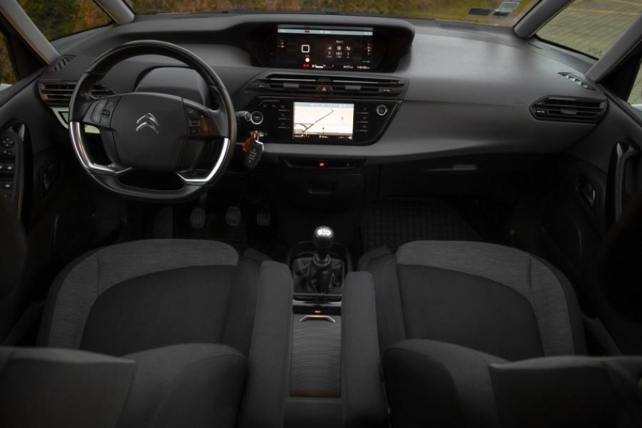 Pelēks Citroen c4-picasso 2017 Rīga, ar dzinēja tilpumu 1.20 L un nobraukumu 146 tūkst. km par 8999 €, foto 16 vietnē AUTOMOTO.COM.LV