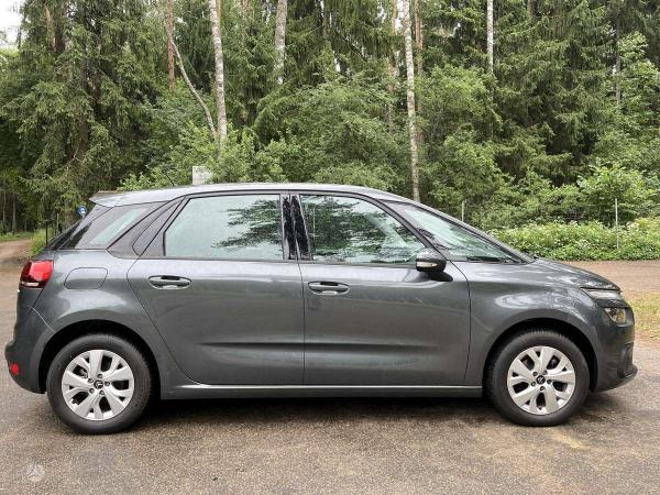 Grey Citroen c4-picasso 2017 in Taurage, with an engine capacity of 1.20 L and mileage of 95 thousand km for 4650 €, photo 6 on AUTOMOTO.COM.LV