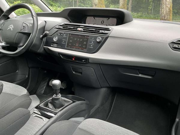 Grey Citroen c4-picasso 2017 in Taurage, with an engine capacity of 1.20 L and mileage of 95 thousand km for 4650 €, photo 10 on AUTOMOTO.COM.LV