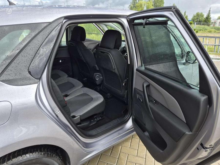 Pelēks Citroen c4-picasso 2017 Tauragė, ar dzinēja tilpumu 1.20 L un nobraukumu 140 tūkst. km par 4800 €, foto 12 vietnē AUTOMOTO.COM.LV