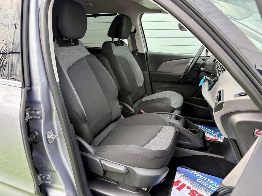 Pelēks Citroen c4-picasso 2017 Panevēža, ar dzinēja tilpumu 1.56 L un nobraukumu 245 tūkst. km par 6500 €, foto 24 vietnē AUTOMOTO.COM.LV