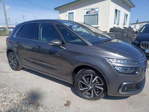 Grey Citroen c4-picasso 2017 in Vilnius, with an engine capacity of 1.20 L and mileage of 132 thousand km for 5900 €, photo  on AUTOMOTO.COM.LV