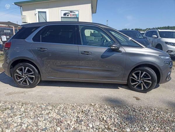 Grey Citroen c4-picasso 2017 in Vilnius, with an engine capacity of 1.20 L and mileage of 132 thousand km for 5900 €, photo 3 on AUTOMOTO.COM.LV