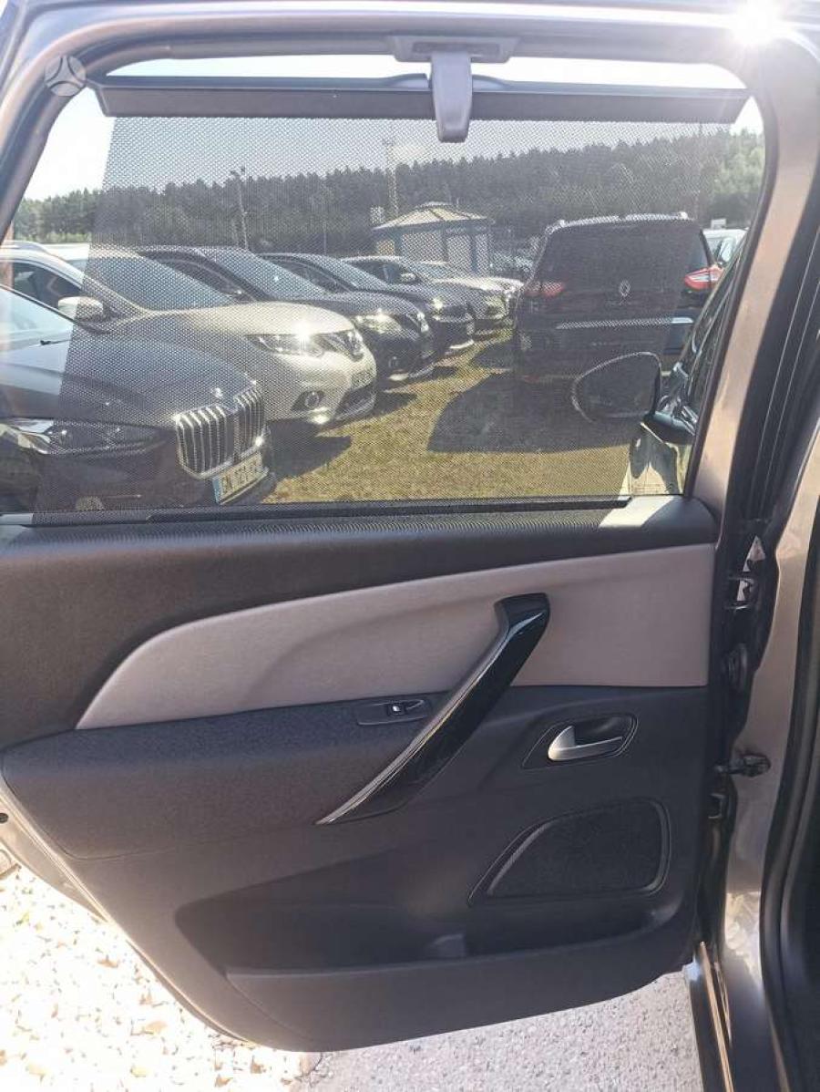 Grey Citroen c4-picasso 2017 in Vilnius, with an engine capacity of 1.20 L and mileage of 132 thousand km for 5900 €, photo 14 on AUTOMOTO.COM.LV