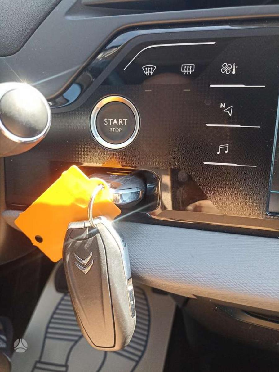 Grey Citroen c4-picasso 2017 in Vilnius, with an engine capacity of 1.20 L and mileage of 132 thousand km for 5900 €, photo 16 on AUTOMOTO.COM.LV