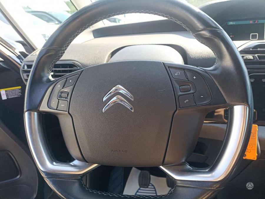 Grey Citroen c4-picasso 2017 in Vilnius, with an engine capacity of 1.20 L and mileage of 132 thousand km for 5900 €, photo 18 on AUTOMOTO.COM.LV