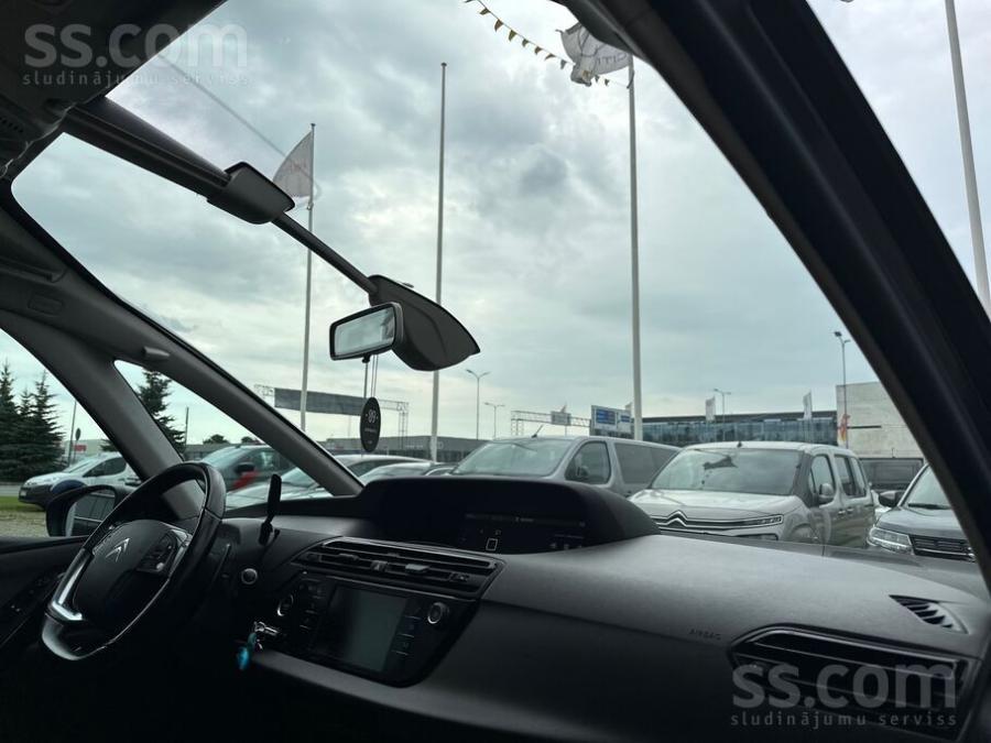 Grey Citroen c4-picasso 2017 in Riga, with an engine capacity of 1.60 L and mileage of 188 thousand km for 5700 €, photo 12 on AUTOMOTO.COM.LV
