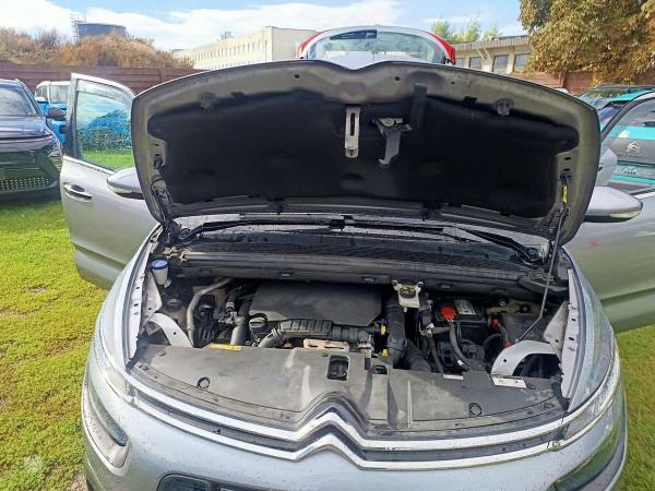 Grey Citroen c4-picasso 2017 in Marijampole, with an engine capacity of 1.20 L and mileage of 131 thousand km for 4999 €, photo 11 on AUTOMOTO.COM.LV