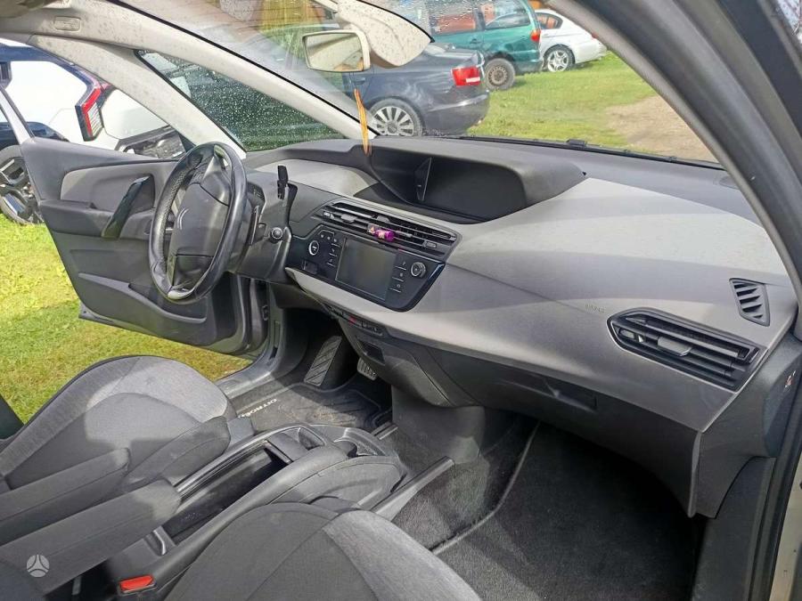 Grey Citroen c4-picasso 2017 in Marijampole, with an engine capacity of 1.20 L and mileage of 131 thousand km for 4999 €, photo 15 on AUTOMOTO.COM.LV