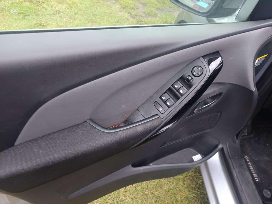 Grey Citroen c4-picasso 2017 in Marijampole, with an engine capacity of 1.20 L and mileage of 131 thousand km for 4999 €, photo 23 on AUTOMOTO.COM.LV