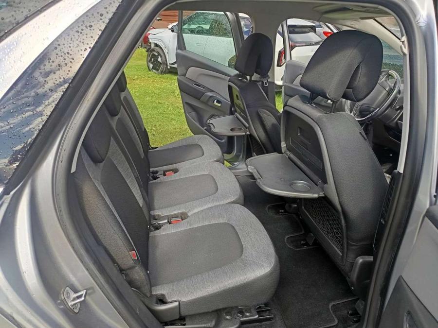 Grey Citroen c4-picasso 2017 in Marijampole, with an engine capacity of 1.20 L and mileage of 131 thousand km for 4999 €, photo 25 on AUTOMOTO.COM.LV