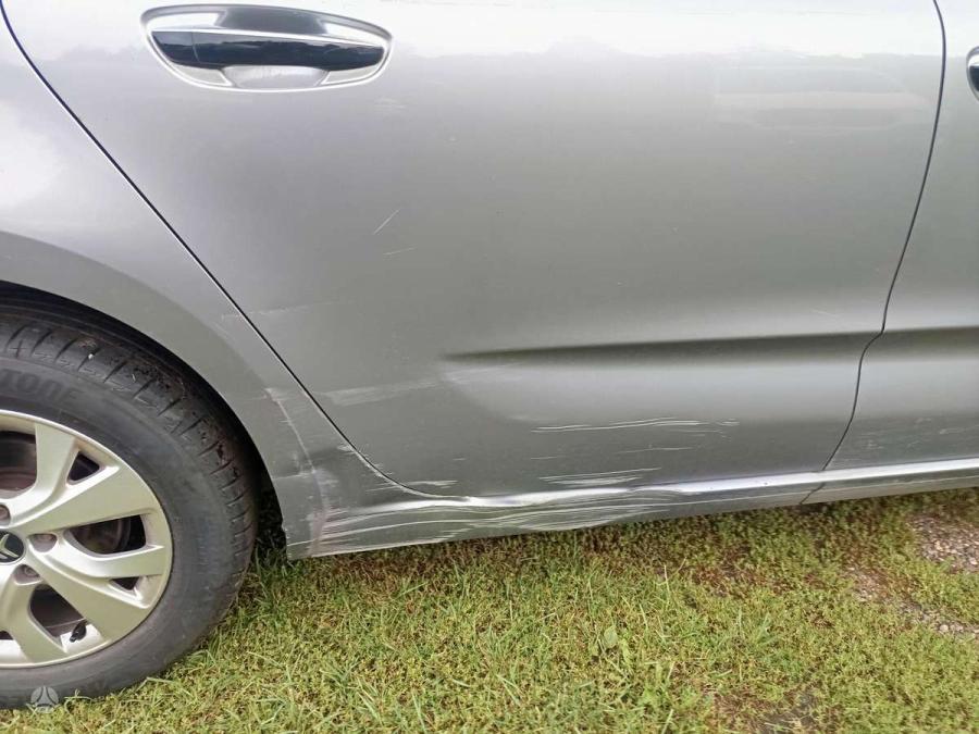 Grey Citroen c4-picasso 2017 in Marijampole, with an engine capacity of 1.20 L and mileage of 131 thousand km for 4999 €, photo 27 on AUTOMOTO.COM.LV