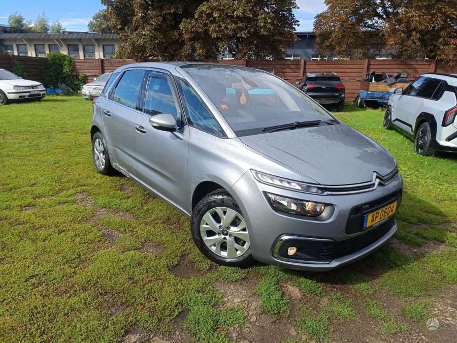 Grey Citroen c4-picasso 2017 in Marijampole, with an engine capacity of 1.20 L and mileage of 131 thousand km for 4999 €, photo 28 on AUTOMOTO.COM.LV