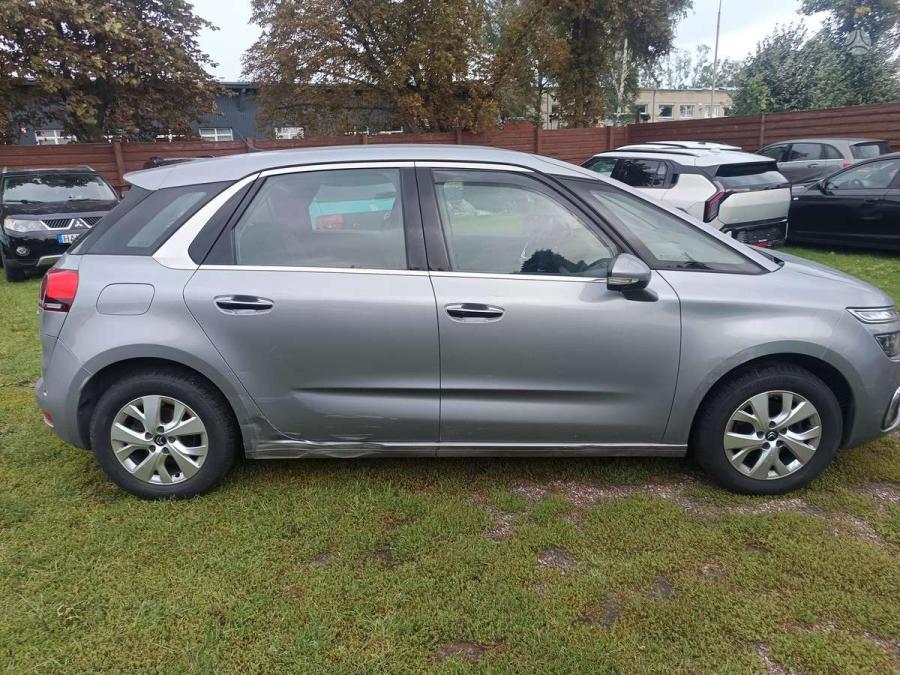 Grey Citroen c4-picasso 2017 in Marijampole, with an engine capacity of 1.20 L and mileage of 131 thousand km for 4999 €, photo 33 on AUTOMOTO.COM.LV