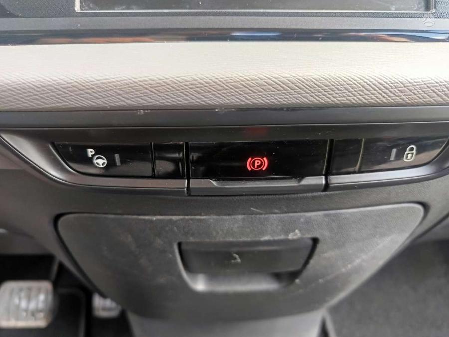 Grey Citroen c4-picasso 2017 in Marijampole, with an engine capacity of 1.20 L and mileage of 131 thousand km for 4999 €, photo 35 on AUTOMOTO.COM.LV