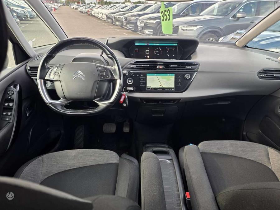 Grey Citroen c4-picasso 2017 in Vilnius, with an engine capacity of 1.56 L and mileage of 226 thousand km for 5900 €, photo 10 on AUTOMOTO.COM.LV