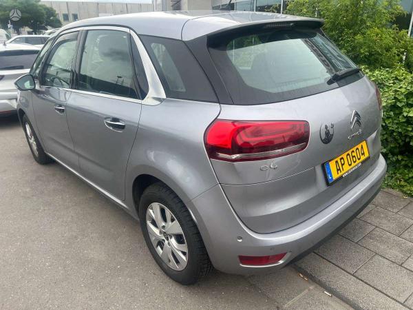 Grey Citroen c4-picasso 2018 in Marijampole, with an engine capacity of 1.20 L and mileage of 131 thousand km for 4499 €, photo 3 on AUTOMOTO.COM.LV