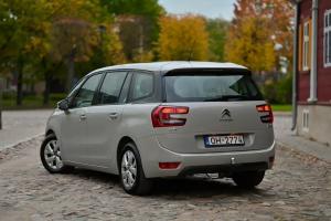 Grey Citroen c4-picasso 2018 in Jelgava, with an engine capacity of 1.20 L and mileage of 182 thousand km for 7950 €, photo 8 on AUTOMOTO.COM.LV