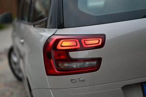 Grey Citroen c4-picasso 2018 in Jelgava, with an engine capacity of 1.20 L and mileage of 182 thousand km for 7950 €, photo 9 on AUTOMOTO.COM.LV