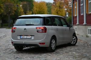 Grey Citroen c4-picasso 2018 in Jelgava, with an engine capacity of 1.20 L and mileage of 182 thousand km for 7950 €, photo 10 on AUTOMOTO.COM.LV