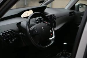 Grey Citroen c4-picasso 2018 in Jelgava, with an engine capacity of 1.20 L and mileage of 182 thousand km for 7950 €, photo 12 on AUTOMOTO.COM.LV