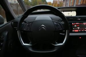 Grey Citroen c4-picasso 2018 in Jelgava, with an engine capacity of 1.20 L and mileage of 182 thousand km for 7950 €, photo 26 on AUTOMOTO.COM.LV