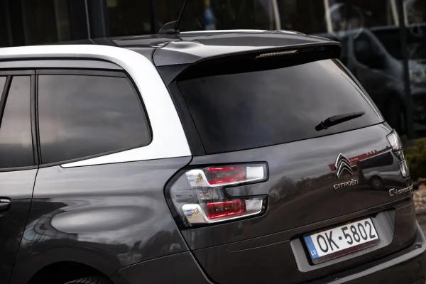 Pelēks Citroen c4-picasso 2018 Jelgava, ar dzinēja tilpumu 1.20 L un nobraukumu 158 tūkst. km par 8500 €, foto 10 vietnē AUTOMOTO.COM.LV