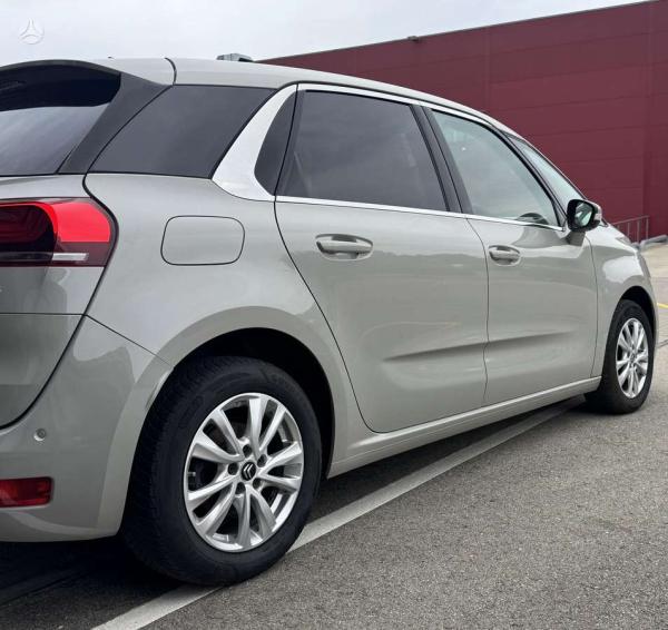 Grey Citroen c4-picasso 2018 in Kaunas, with an engine capacity of 1.56 L and mileage of 238 thousand km for 7500 €, photo 5 on AUTOMOTO.COM.LV