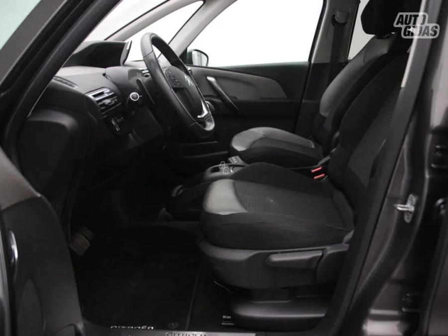 Grey Citroen c4-picasso 2019 in Vilnius, with an engine capacity of 1.60 L and mileage of 232 thousand km for 8699 €, photo 5 on AUTOMOTO.COM.LV