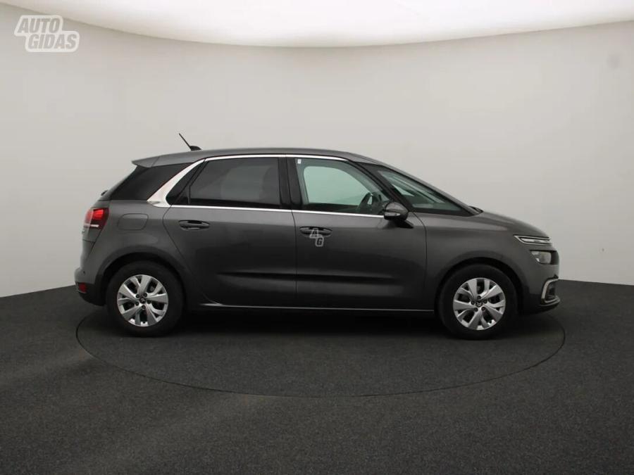 Grey Citroen c4-picasso 2019 in Vilnius, with an engine capacity of 1.60 L and mileage of 232 thousand km for 8699 €, photo 10 on AUTOMOTO.COM.LV