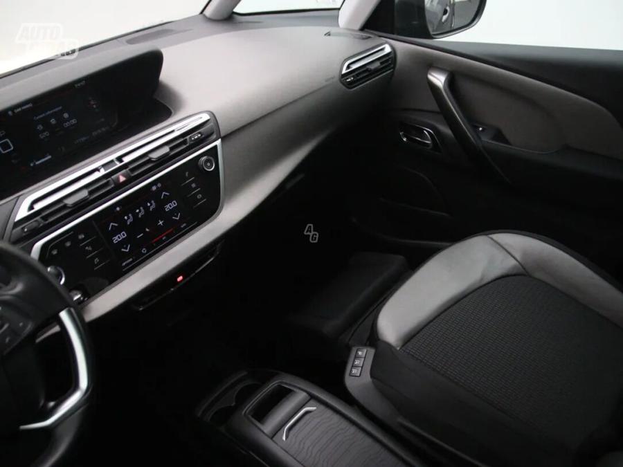 Grey Citroen c4-picasso 2019 in Vilnius, with an engine capacity of 1.60 L and mileage of 232 thousand km for 8699 €, photo 22 on AUTOMOTO.COM.LV