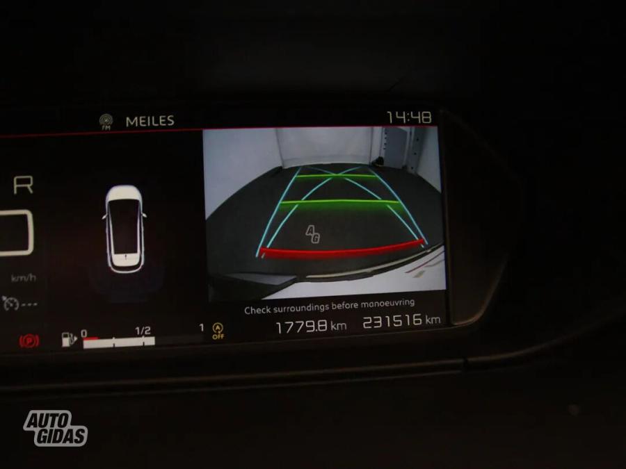 Grey Citroen c4-picasso 2019 in Vilnius, with an engine capacity of 1.60 L and mileage of 232 thousand km for 8699 €, photo 26 on AUTOMOTO.COM.LV