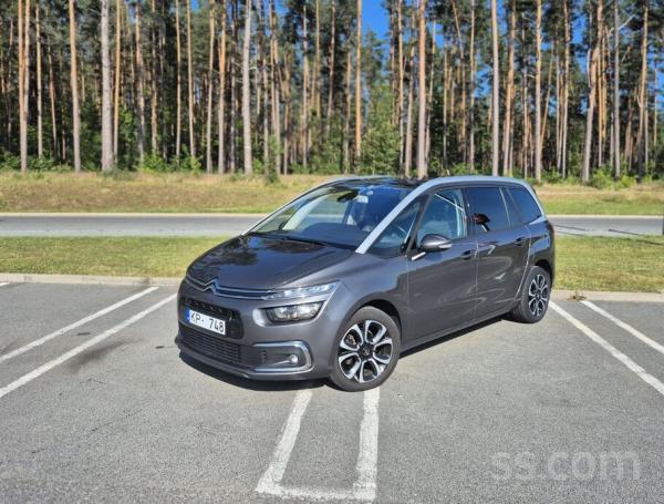 Grey Citroen c4-picasso 2020 in Riga, with an engine capacity of 1.50 L and mileage of 220 thousand km for 11200 €, photo 3 on AUTOMOTO.COM.LV
