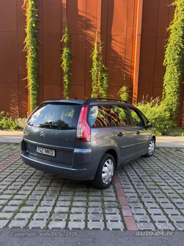 Grey Citroen c4-picasso 2007 in Tallinn, with an engine capacity of 1.60 L and mileage of 270 thousand km for 1398 €, photo 6 on AUTOMOTO.COM.LV