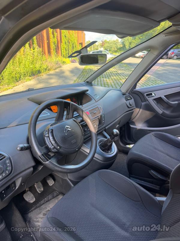 Grey Citroen c4-picasso 2007 in Tallinn, with an engine capacity of 1.60 L and mileage of 270 thousand km for 1398 €, photo 7 on AUTOMOTO.COM.LV