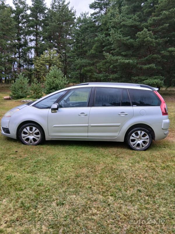 Pelēks Citroen c4-picasso 2007 Tallina, ar dzinēja tilpumu 2.00 L un nobraukumu 340 tūkst. km par 2500 €, foto 3 vietnē AUTOMOTO.COM.LV