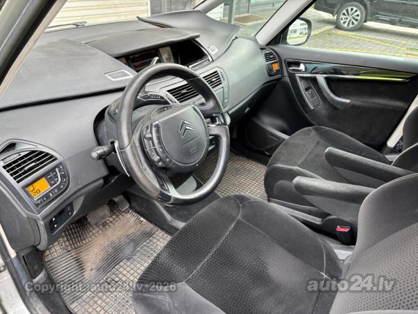 Ситроен С4 Пикассо 2010 в Таллин на AUTOMOTO.COM.LV Серый Ситроен С4 Пикассо 2010 в Таллин, объемом двигателя 2.00 л и пробегом 258 тыс. км за 1400 €, фото 8 на AUTOMOTO.COM.LV