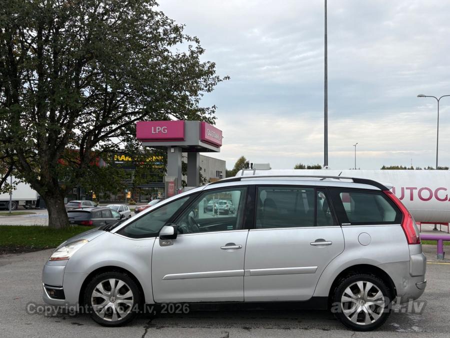 Pelēks Citroen c4-picasso 2010 Rapla, ar dzinēja tilpumu 2.00 L un nobraukumu 258 tūkst. km par 1500 €, foto 3 vietnē AUTOMOTO.COM.LV